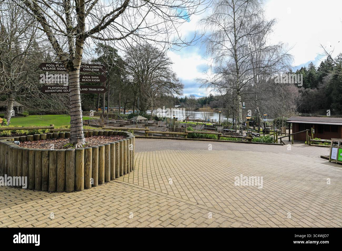 The lake at Center Parcs, Longleat Forest Holiday Village, Warminster ...