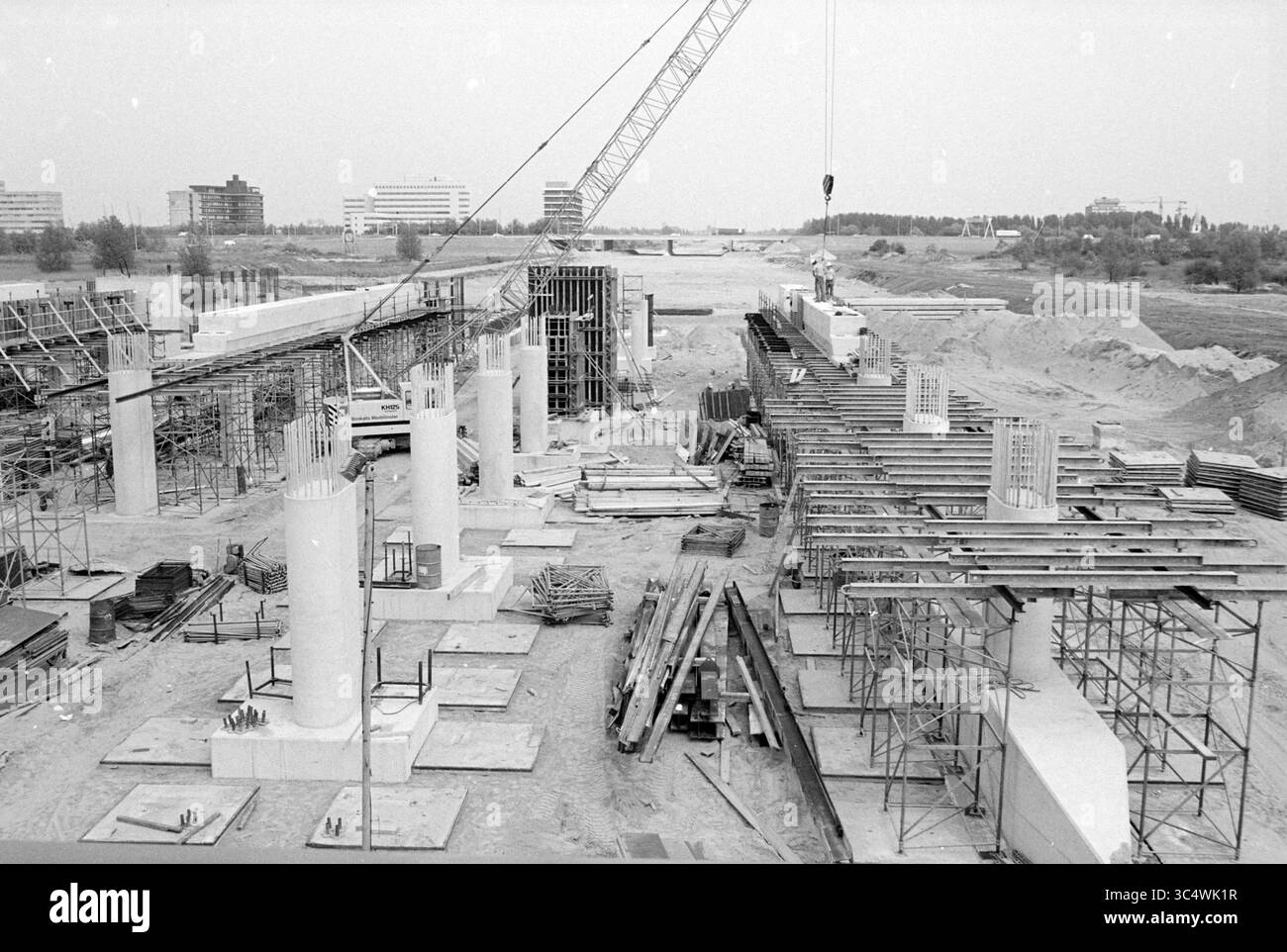 Concrete piles emerging hi-res stock photography and images - Alamy