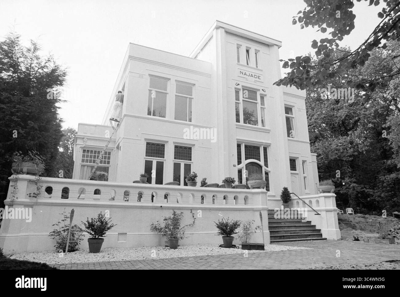 10 01 2000 Black and White Stock Photos & Images - Alamy