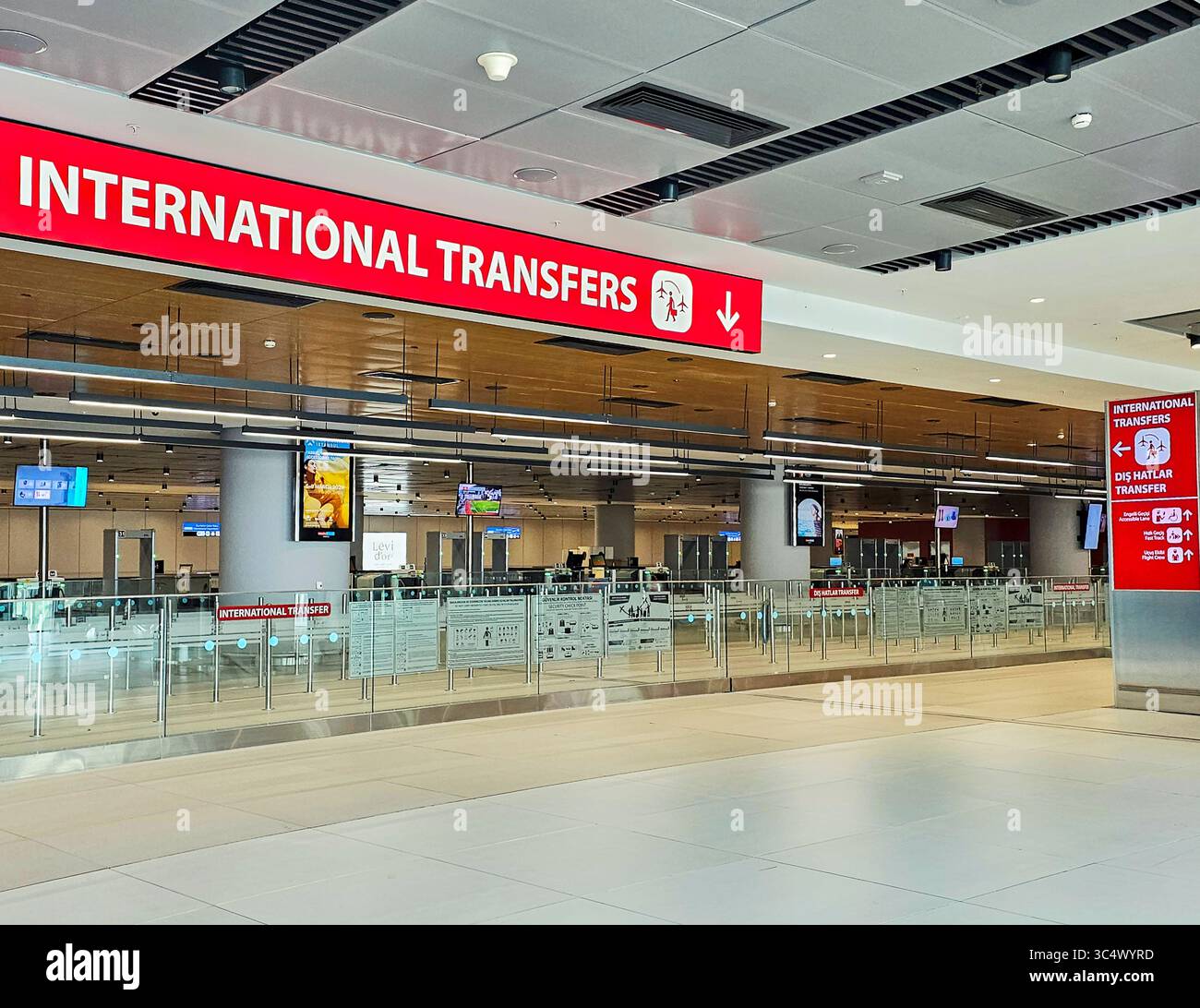 Ataturk international airport security hi-res stock photography and ...