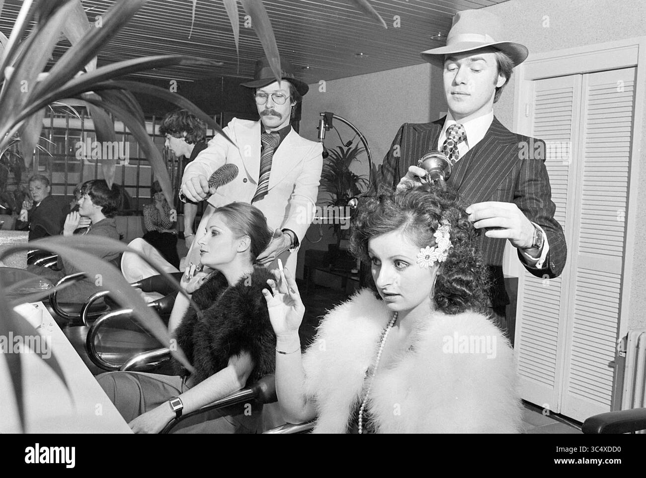 Bustling beauty salon scene hi-res stock photography and images - Alamy