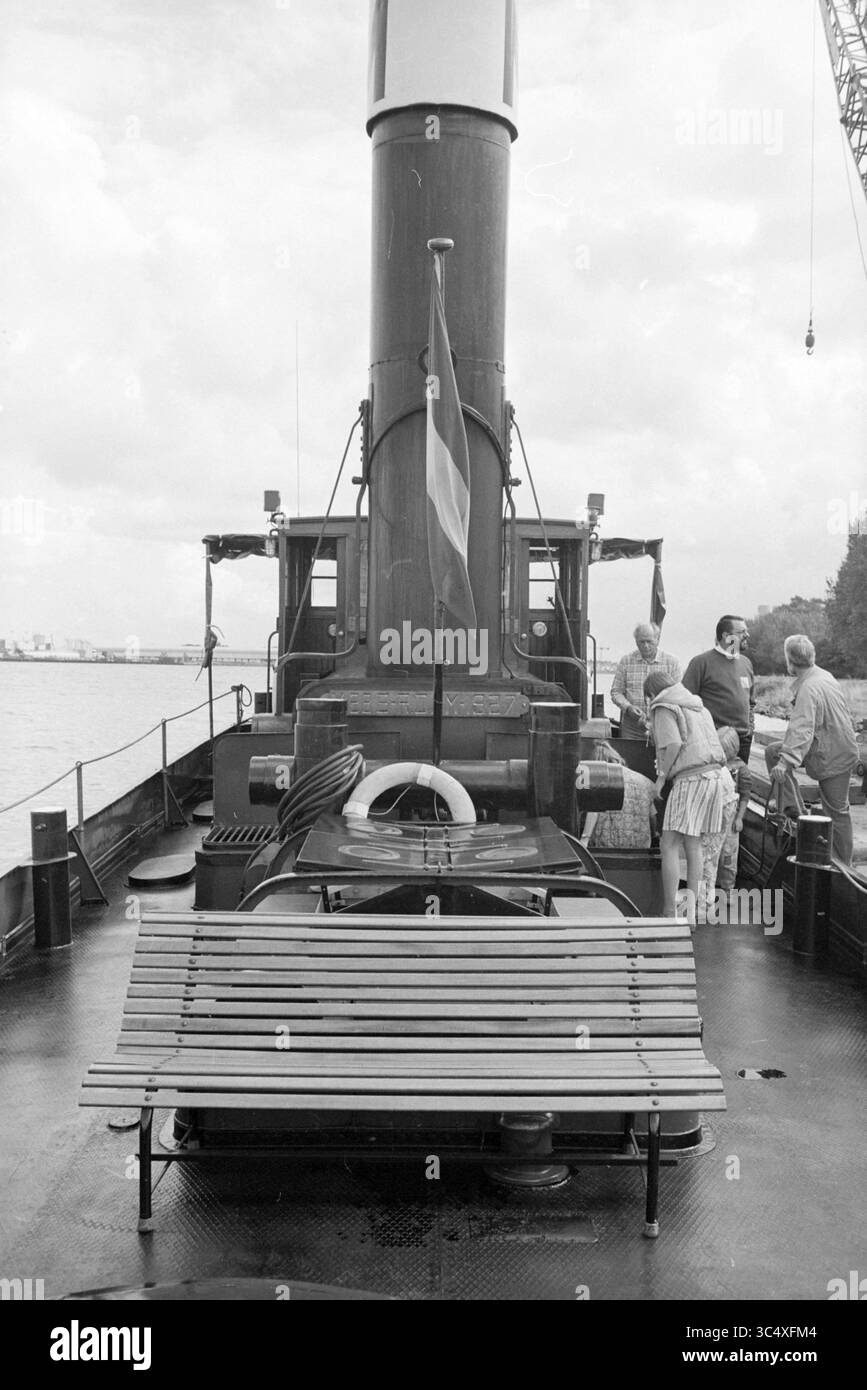 Vintage steam boats deck hi-res stock photography and images - Alamy