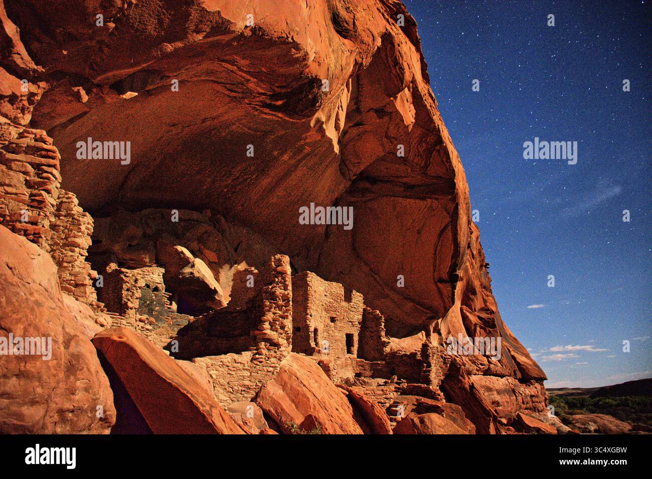 Historic River House Cliff Dwelling in Utah Canyonlands Stock Photo - Alamy