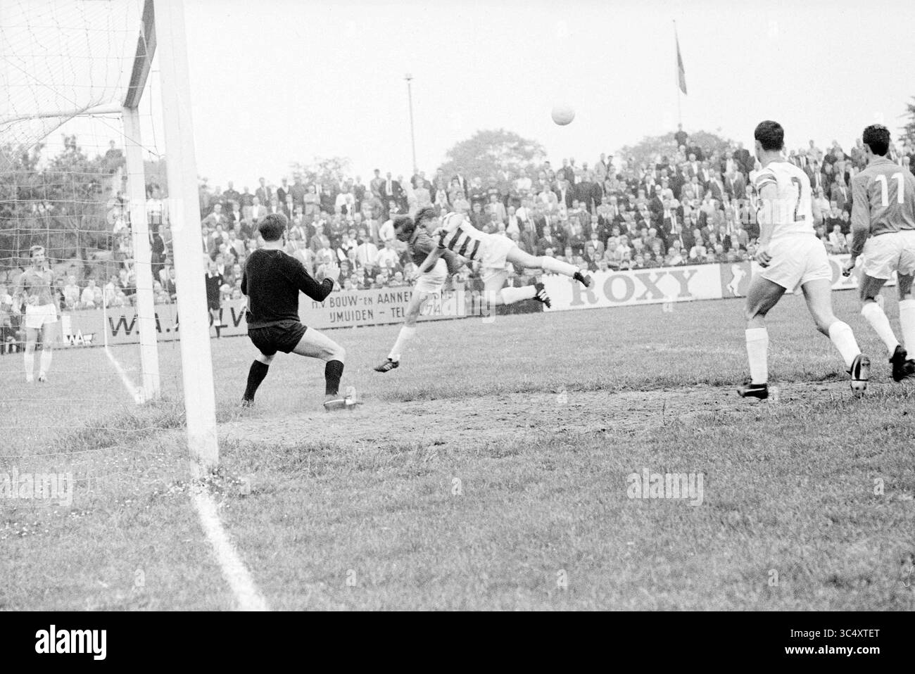 Header football netherlands Black and White Stock Photos & Images - Alamy