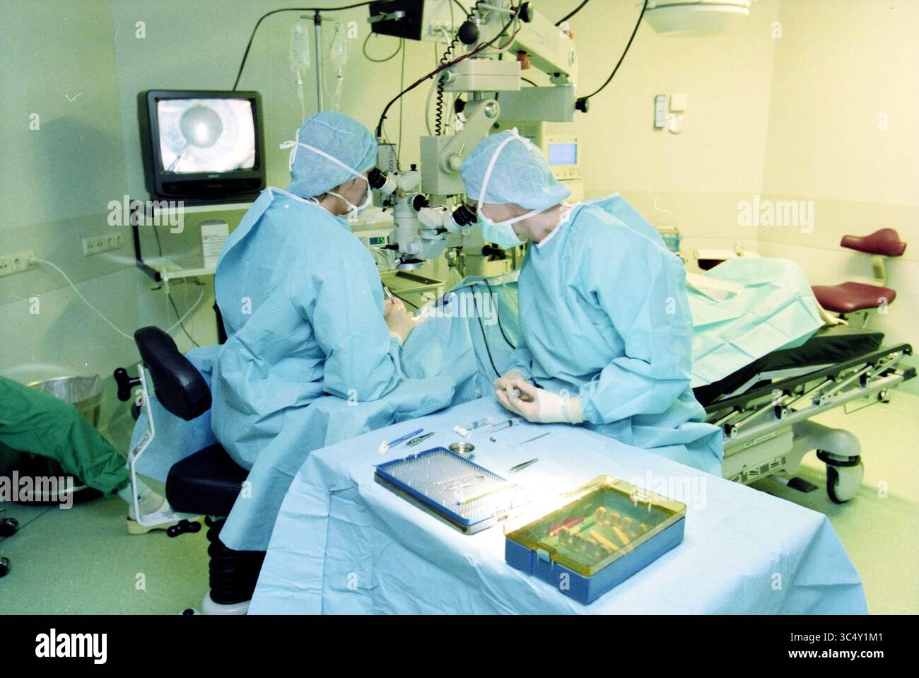 1950 surgery hi-res stock photography and images - Alamy