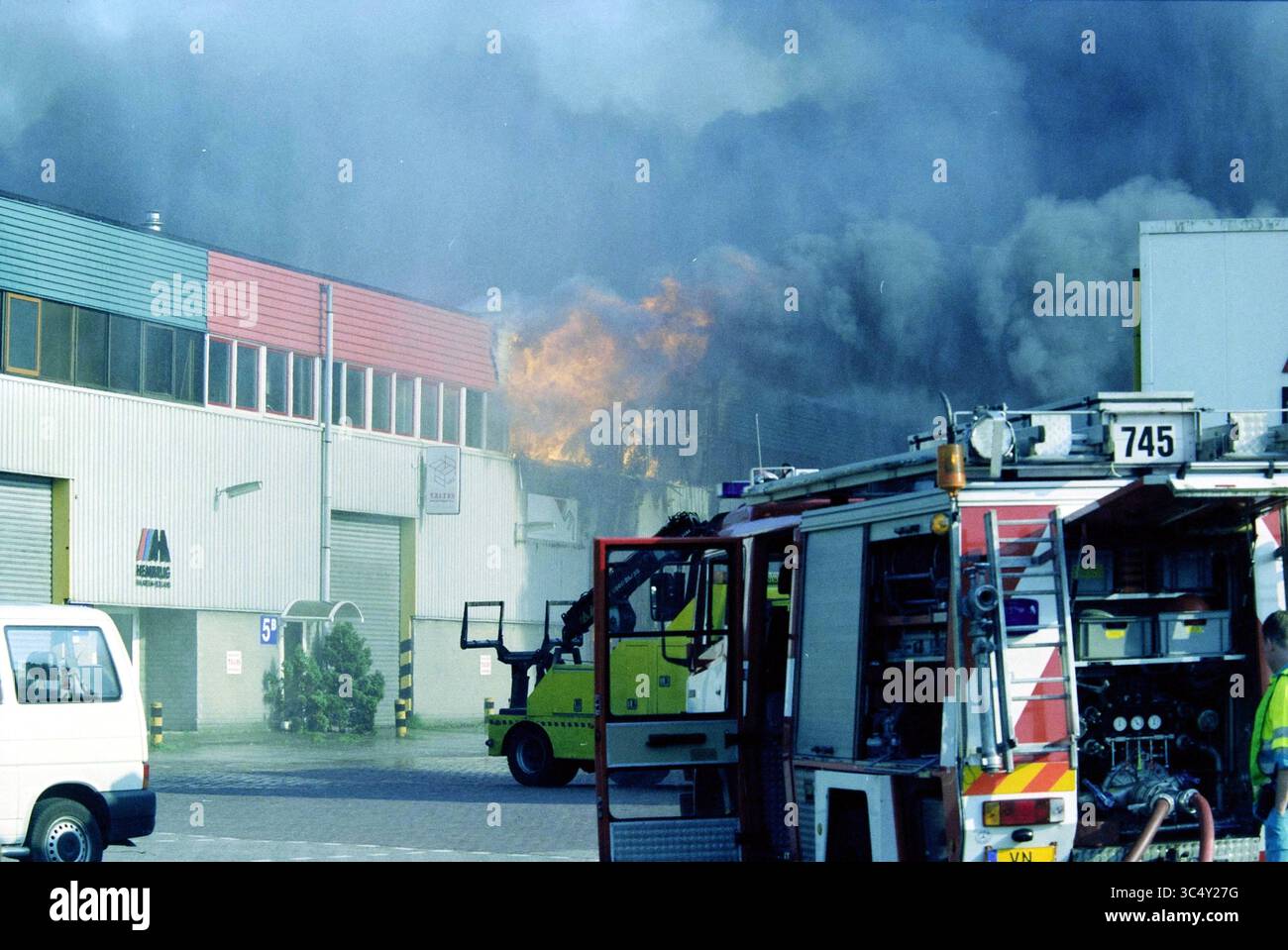 Sending thick smoke hi-res stock photography and images - Alamy