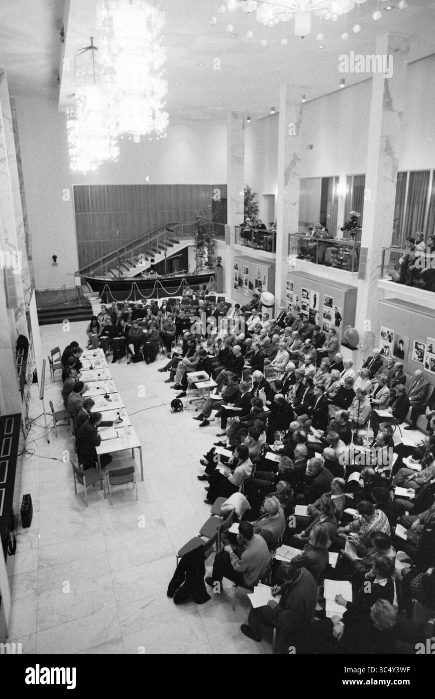Large conference room long Black and White Stock Photos & Images - Alamy