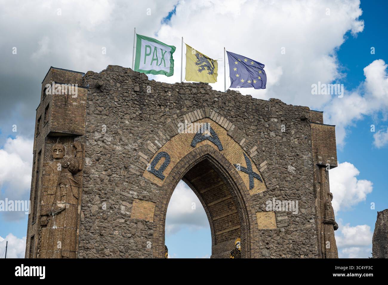 The Ijzertoren museum, a peace memoriam for the world wars at the river ...