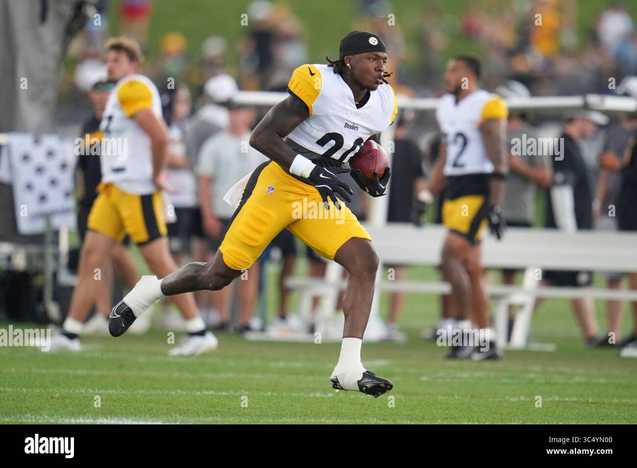 Pittsburgh Steelers running back Kaleb Johnson runs a drill during ...