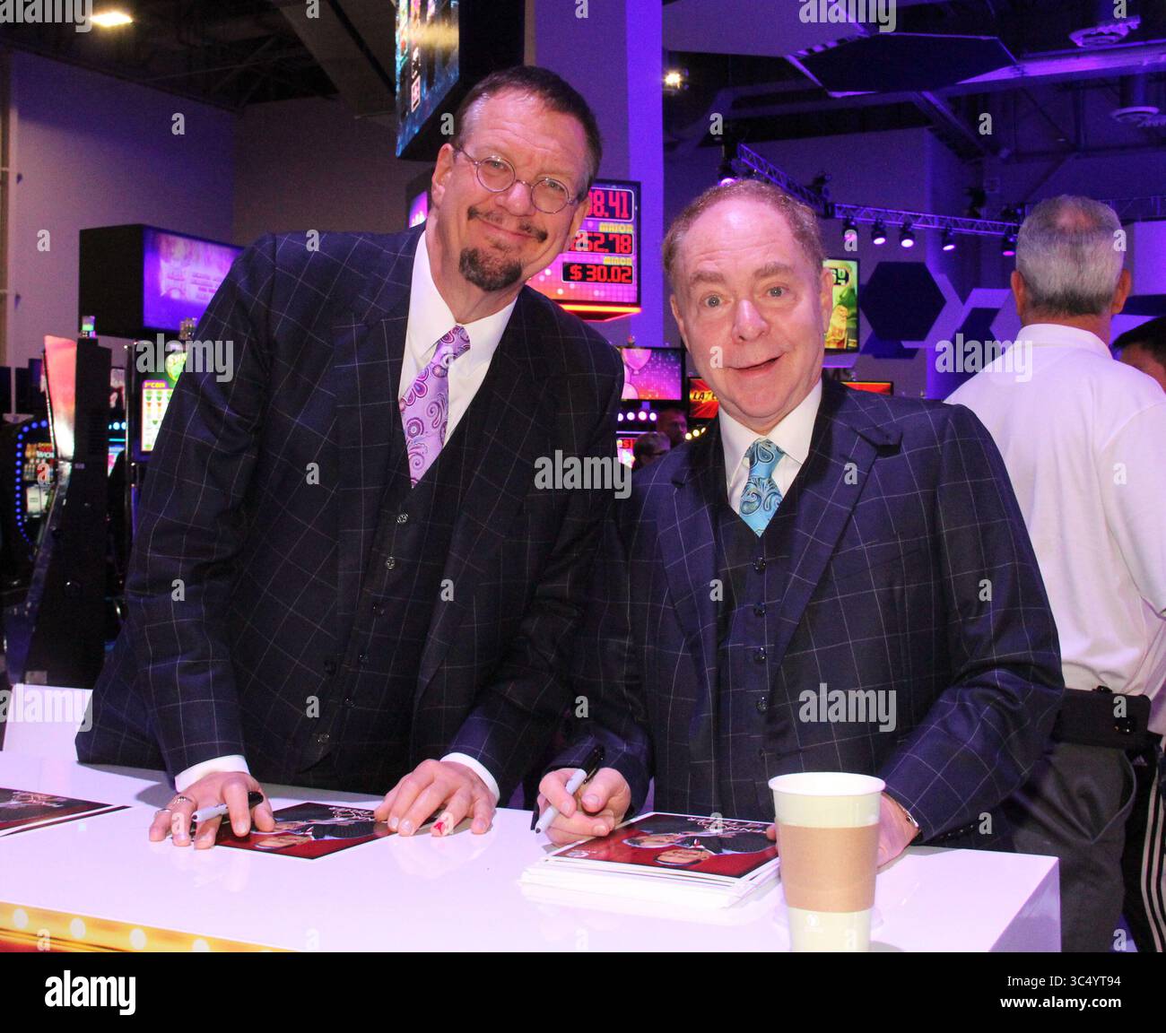 Penn and teller 2018 hi-res stock photography and images - Alamy