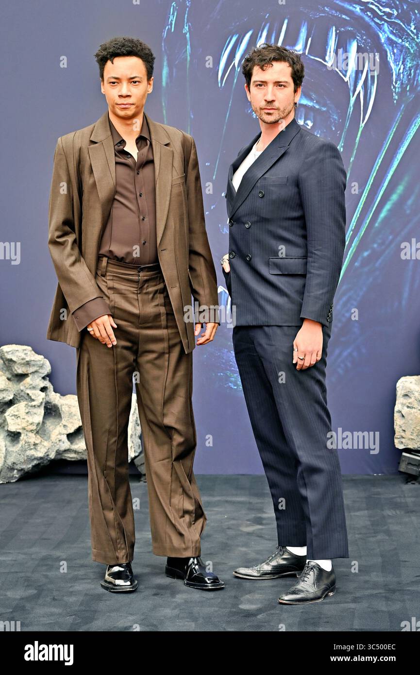 Timothy olyphant alien earth hi-res stock photography and images - Alamy