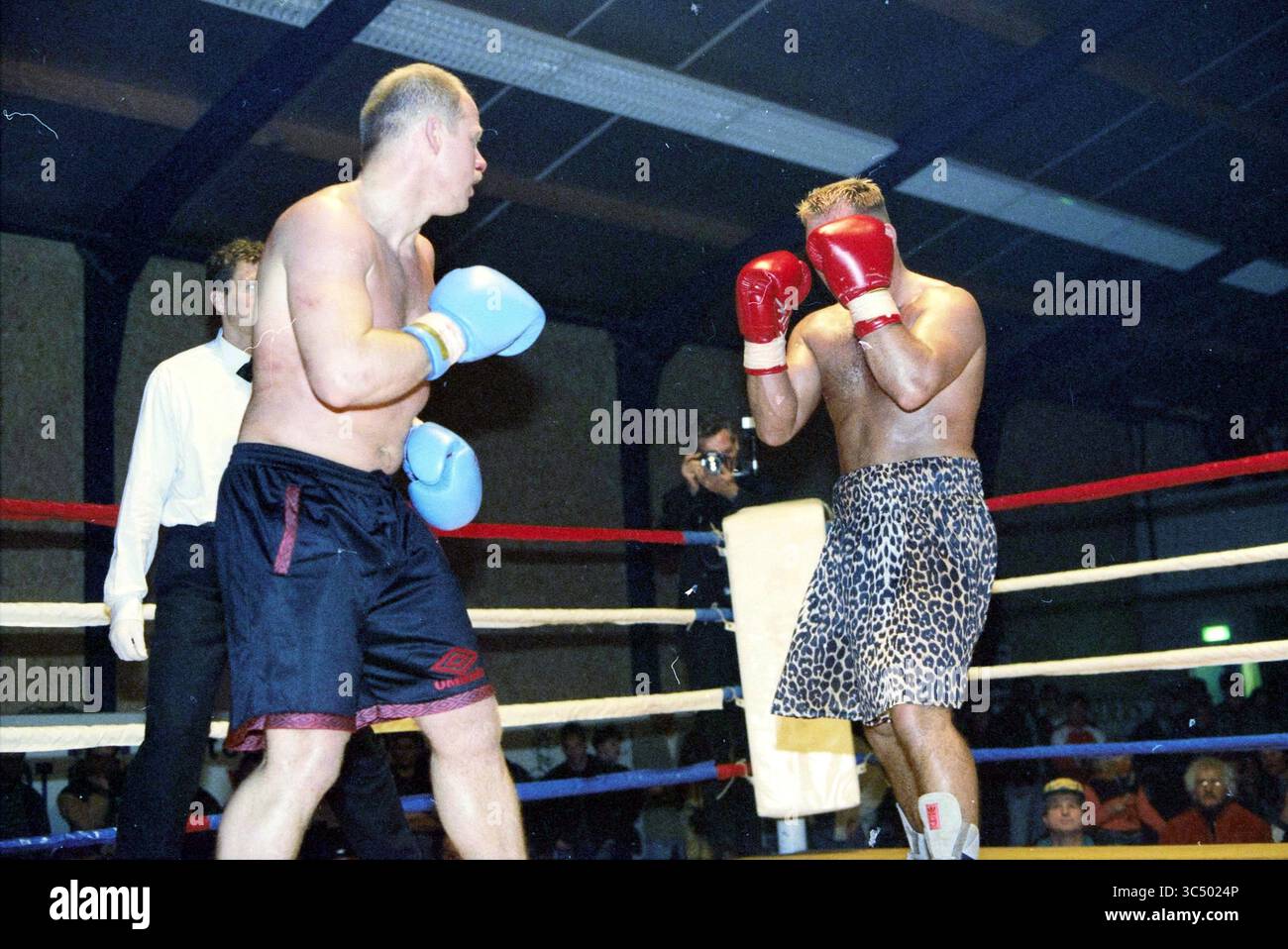 Leopard print trunks hi-res stock photography and images - Alamy