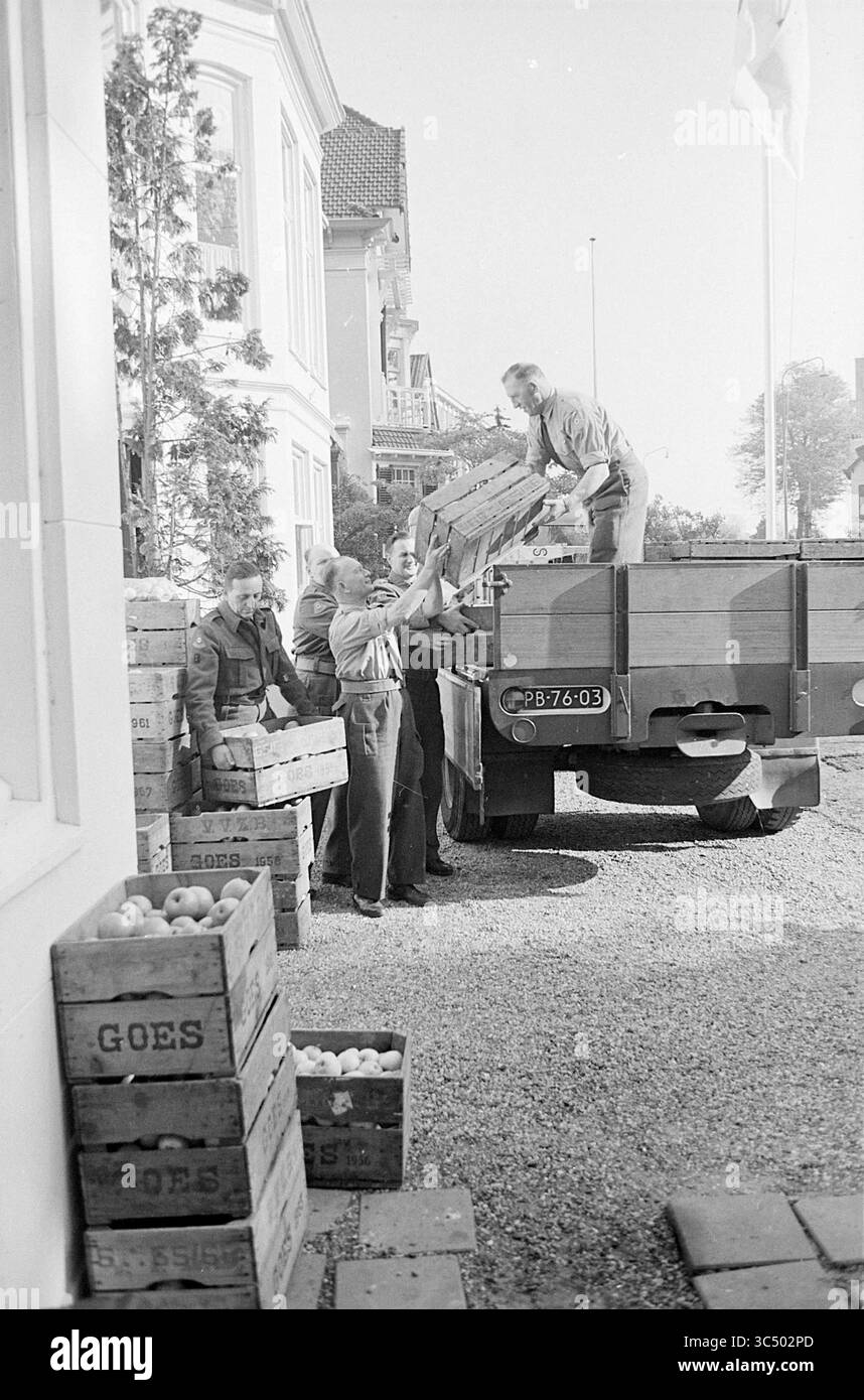 Red cross fruit cart hi-res stock photography and images - Alamy