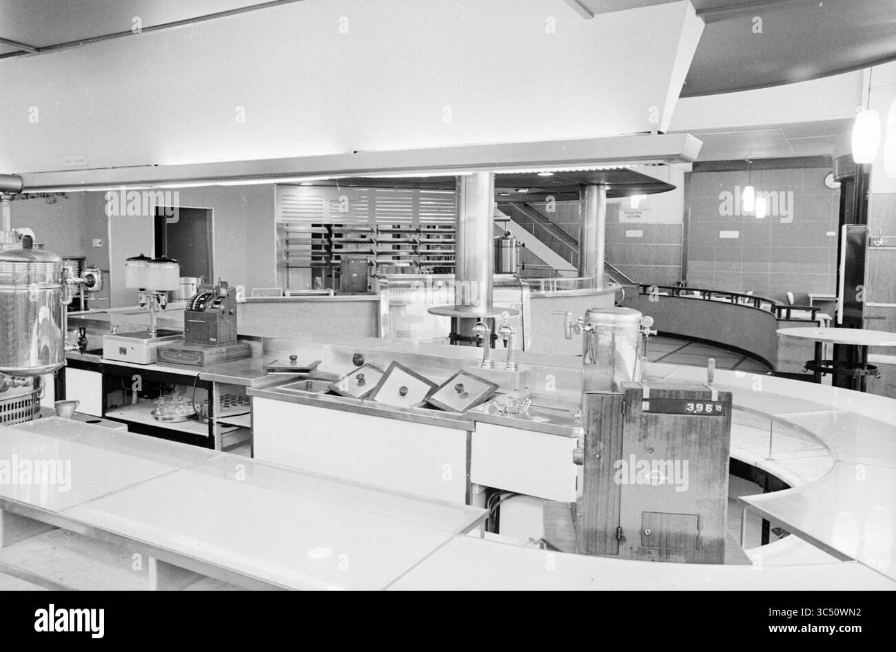 Organized cooking stations hi-res stock photography and images - Alamy