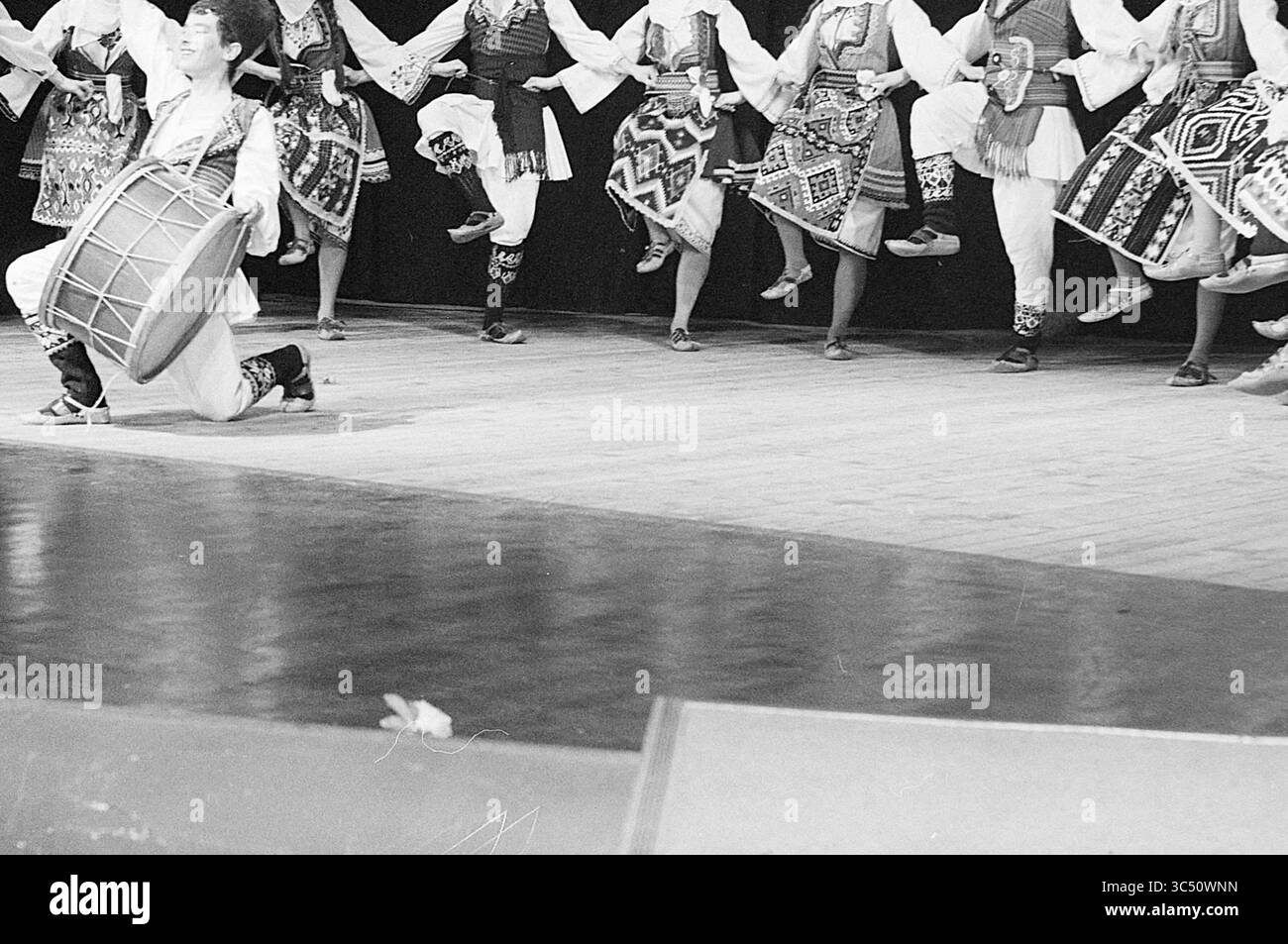 Folk dancing Stadsschouwburg, Folk dancing, 18-05-1968 Whizgle News ...