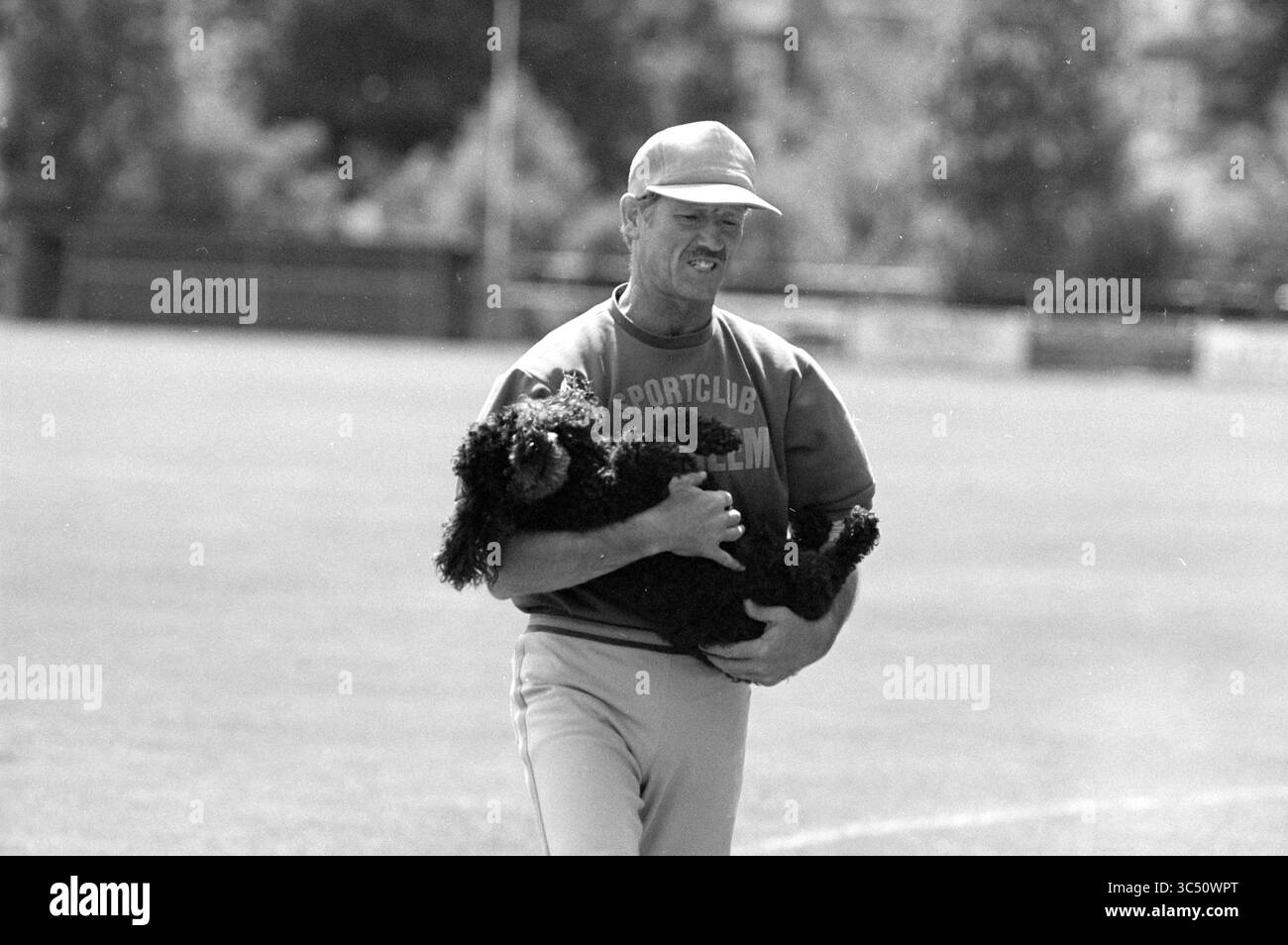 Arms across Black and White Stock Photos & Images - Alamy