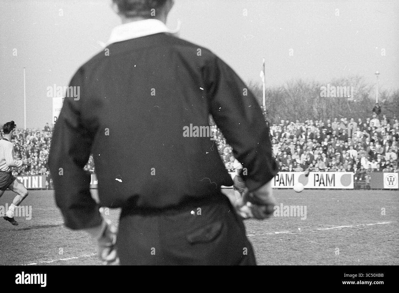 Background unfolding Black and White Stock Photos & Images - Alamy