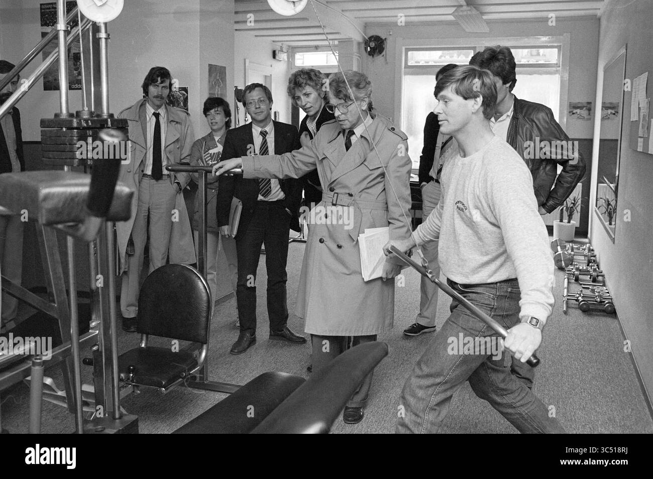 Gym equipment 1984 hi-res stock photography and images - Alamy