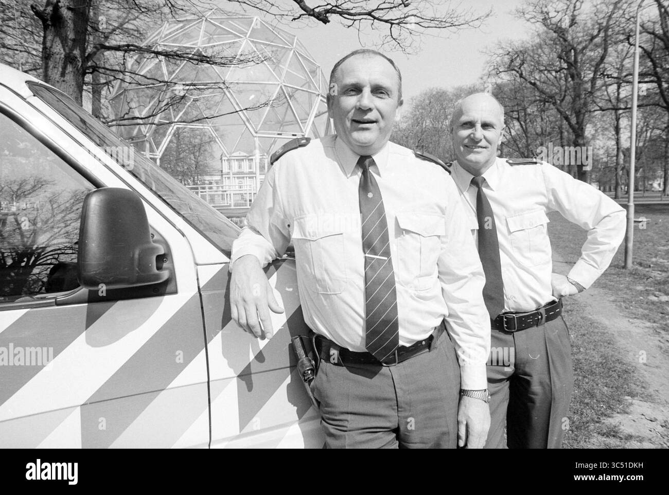 1950 2000 two uniformed officers hi-res stock photography and images ...