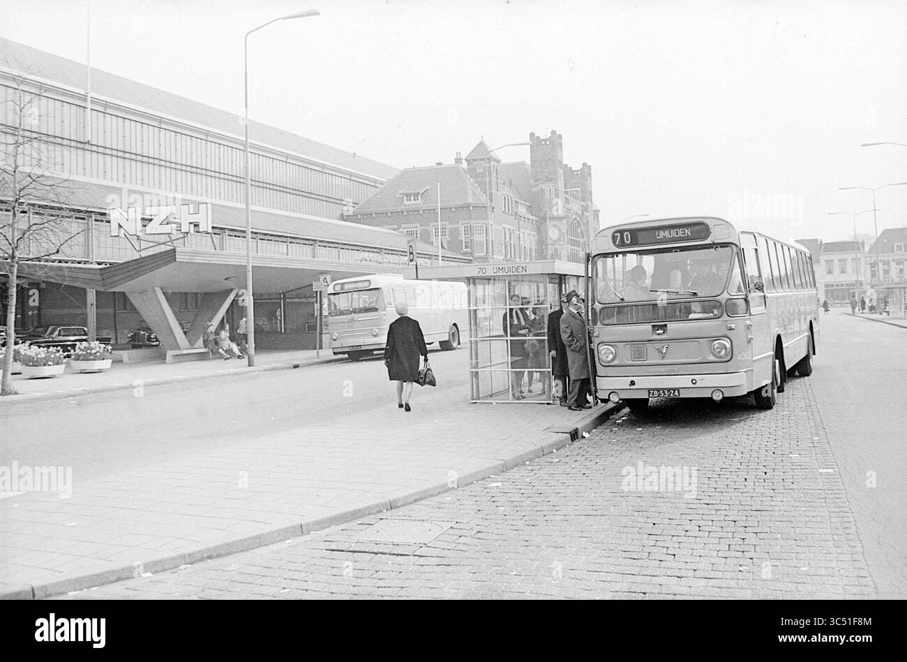 Vintage city bus labeled hi-res stock photography and images - Alamy