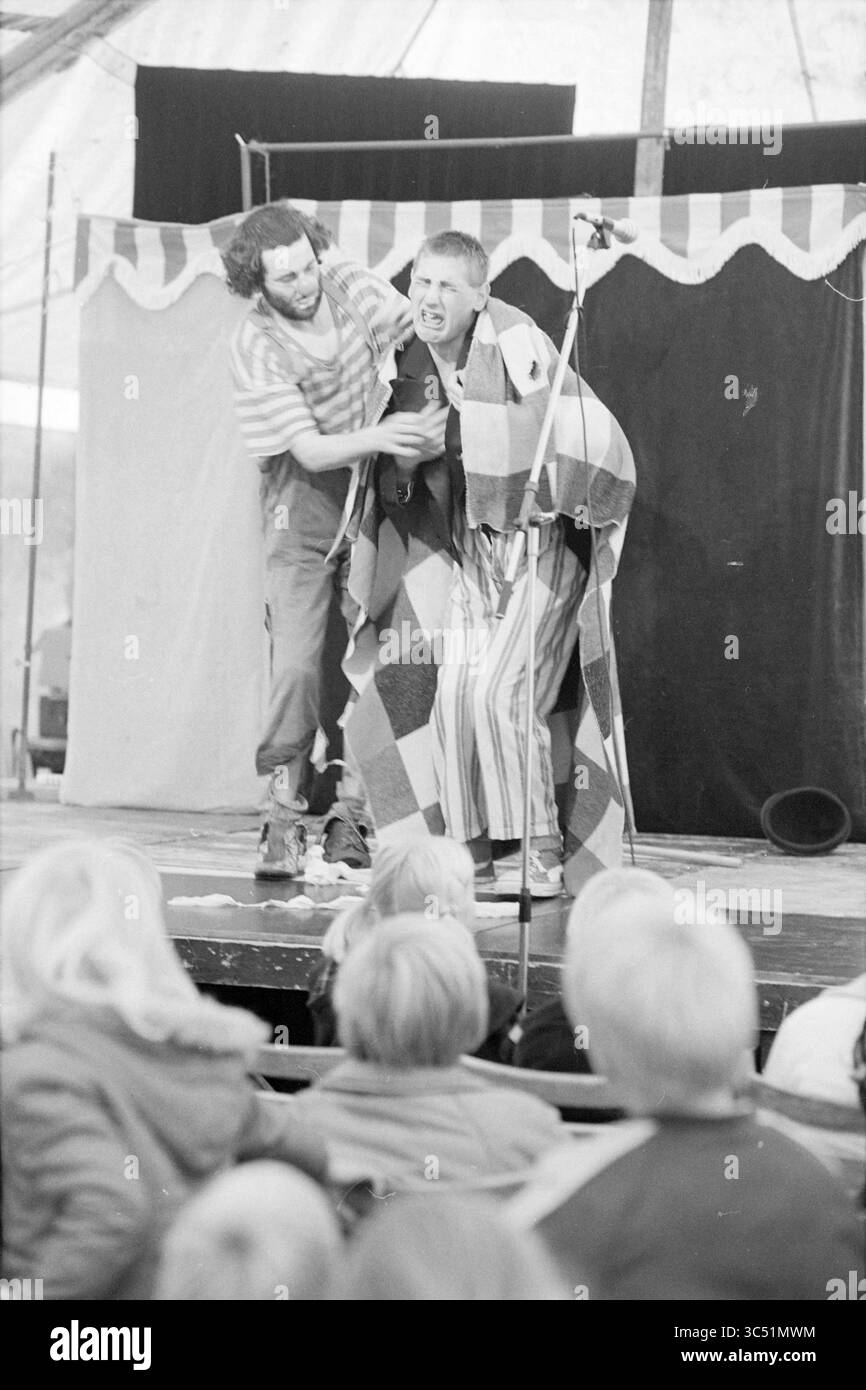 1950 2000 two performers engage hi-res stock photography and images - Alamy