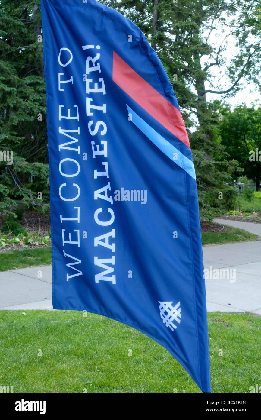 College welcome banner hi-res stock photography and images - Alamy