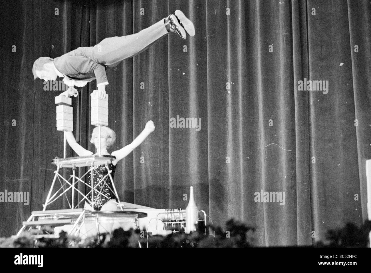 Another performer stands hi-res stock photography and images - Alamy