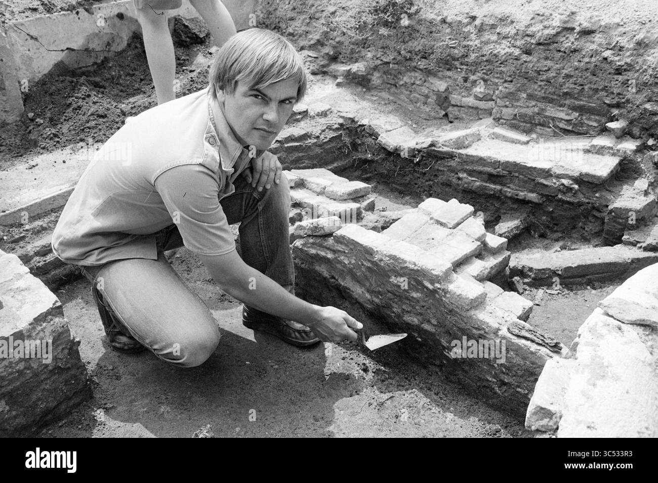 Excavations by Martin Polderman, Excavations, 15-07-1982 Whizgle News ...