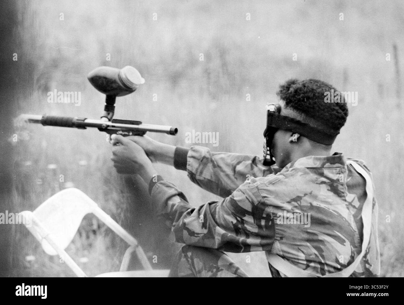 Camouflage attire aims hi-res stock photography and images - Alamy
