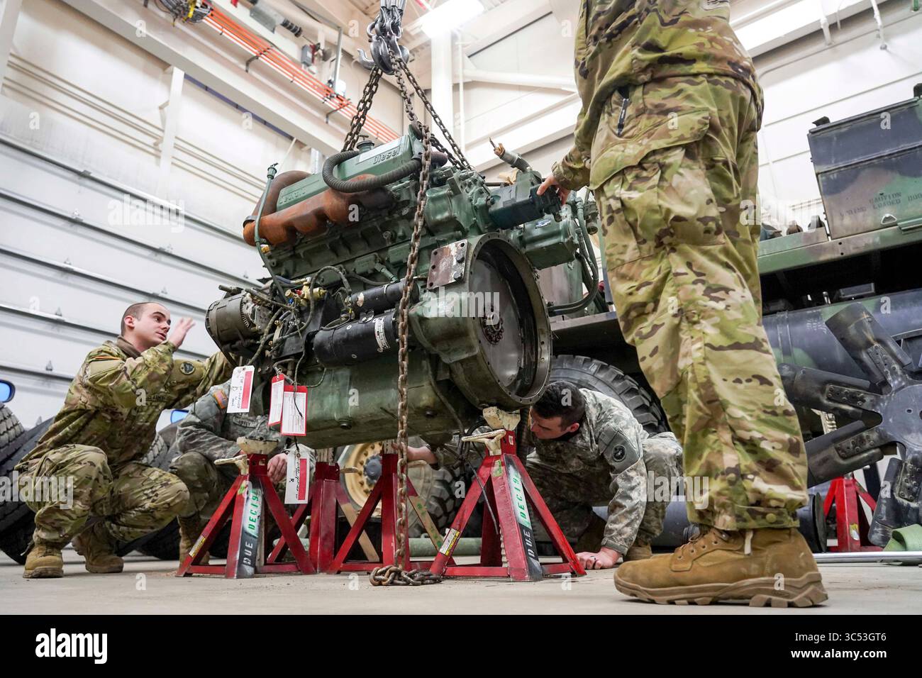 M984a2 recovery vehicle hi-res stock photography and images - Alamy