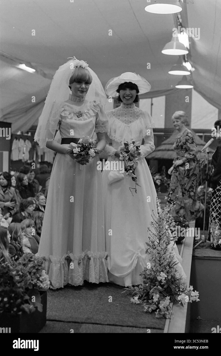 Vintage 1976 wedding in Black and White Stock Photos & Images - Alamy