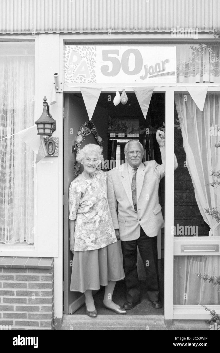 50-year-old couple Schoenbeek [Schoonebeek], 01-05-1996 Whizgle News ...