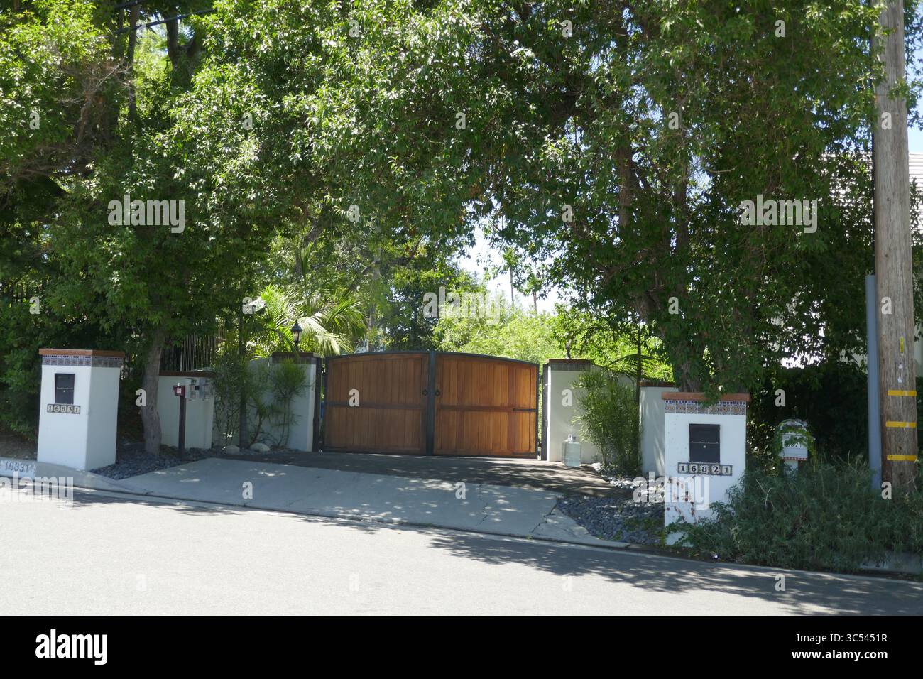 Encino, California, USA 28th July 2025 Actress Zendaya Home/house on ...