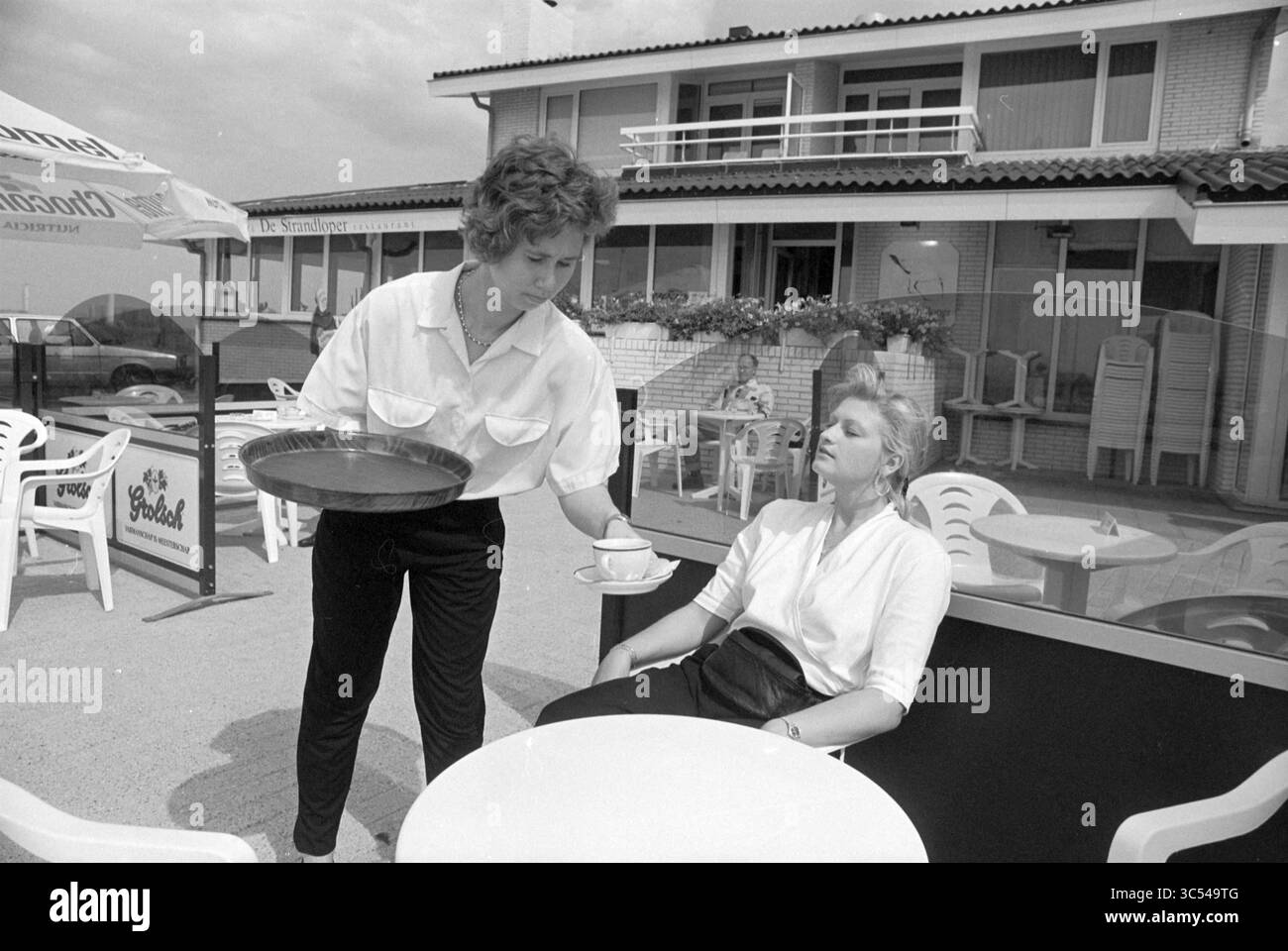 Modern architecture in cafe Black and White Stock Photos & Images - Alamy