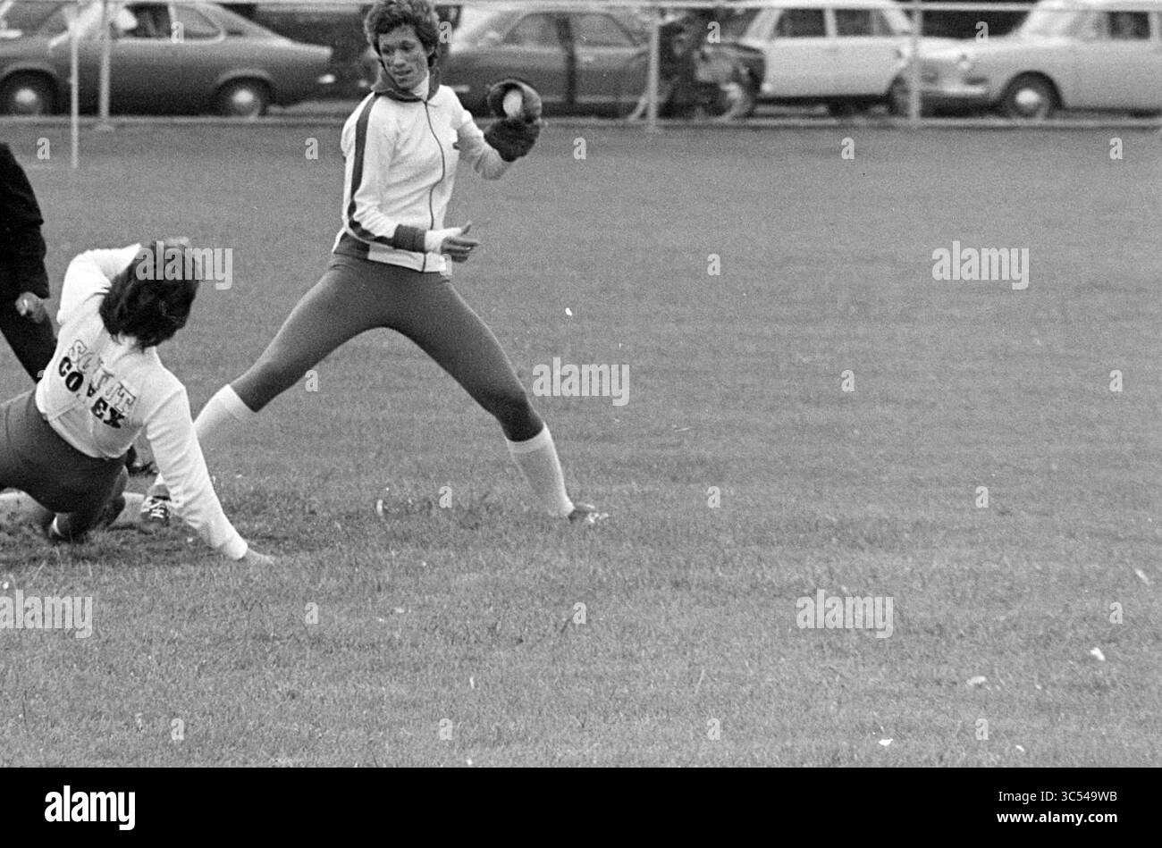 Pair teamwork Black and White Stock Photos & Images - Alamy