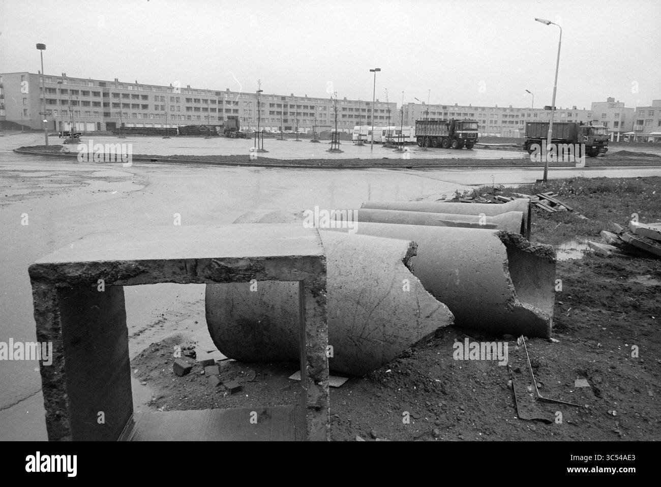 1950 2000 large concrete pipes hi-res stock photography and images - Alamy