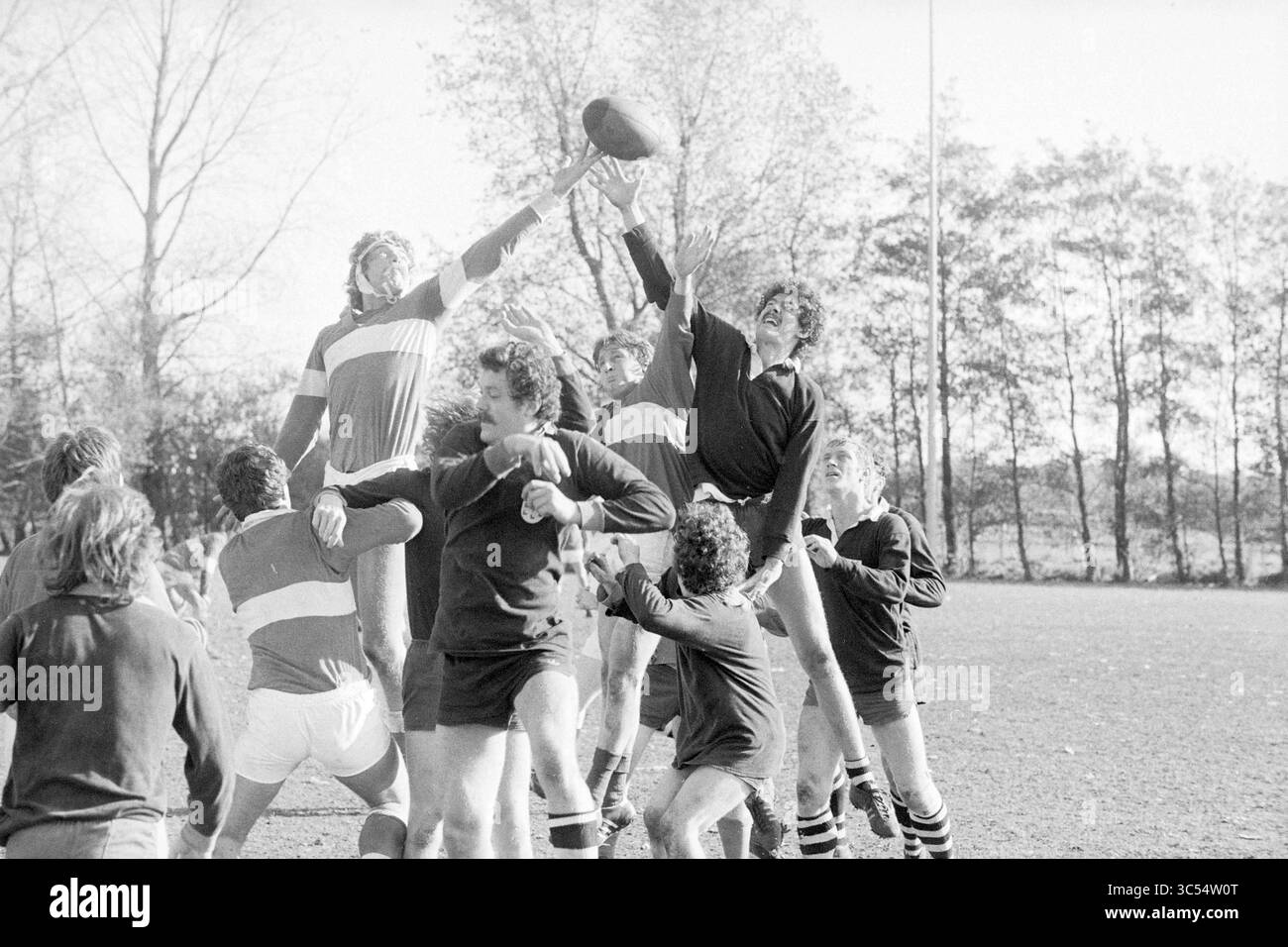 Players in rugby lineout Black and White Stock Photos & Images - Alamy
