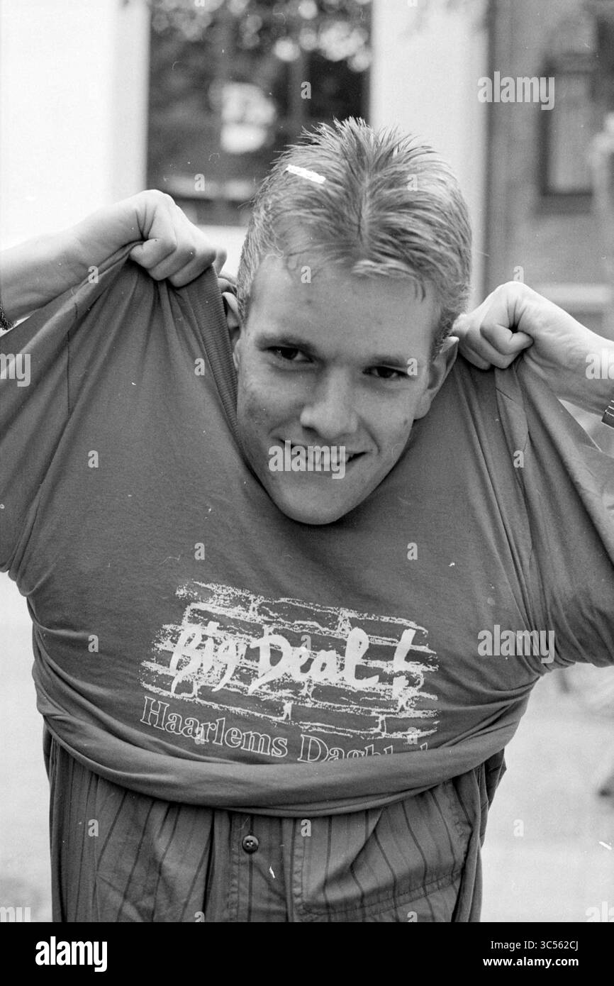 Big deal haarlems dagblad shirt hi-res stock photography and images - Alamy