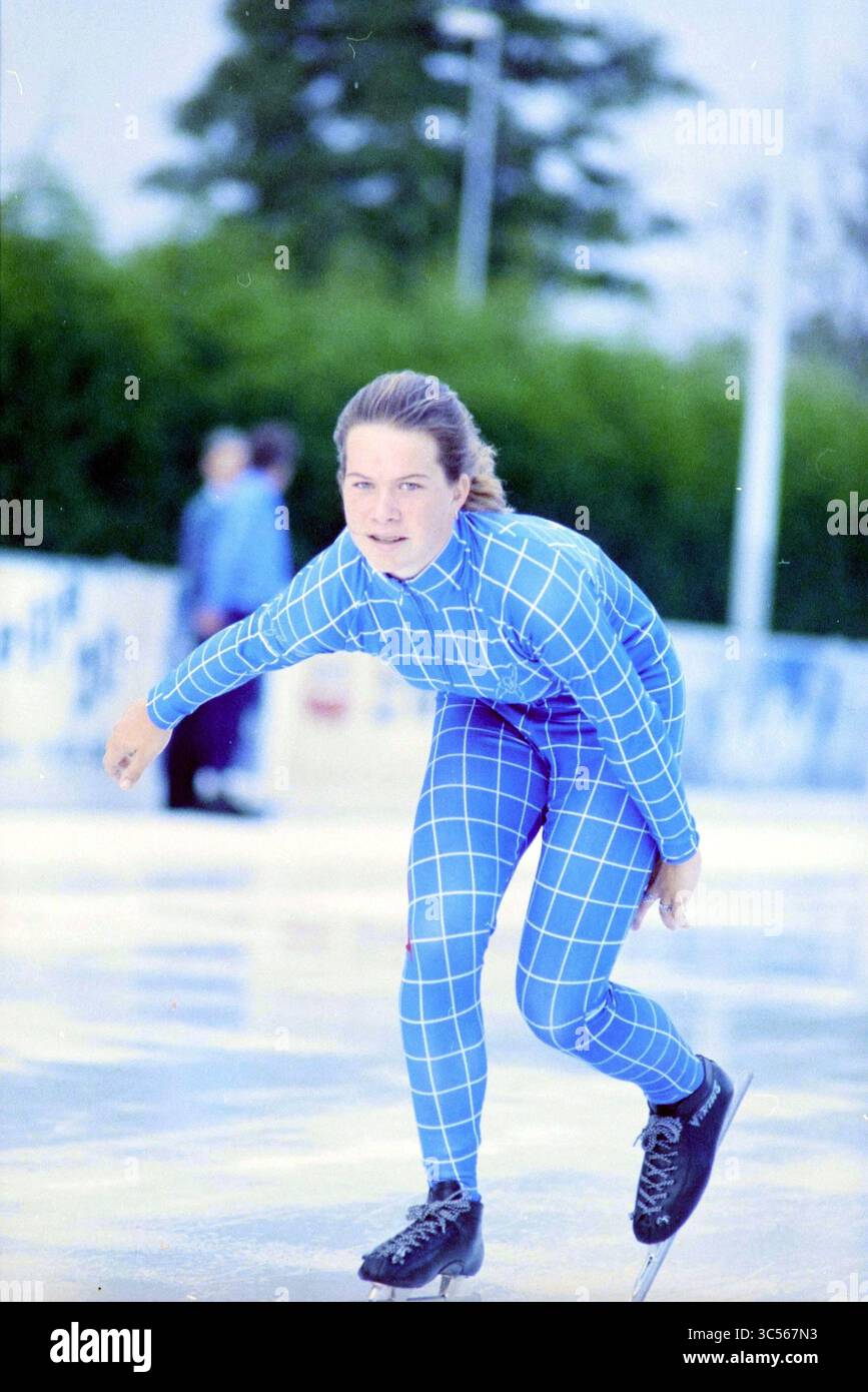 Dynamic skating position hi-res stock photography and images - Alamy