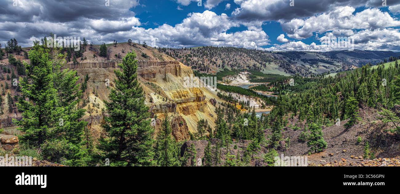 The cliffs at Calcite Springs Overlook reveal an extraordinary ...