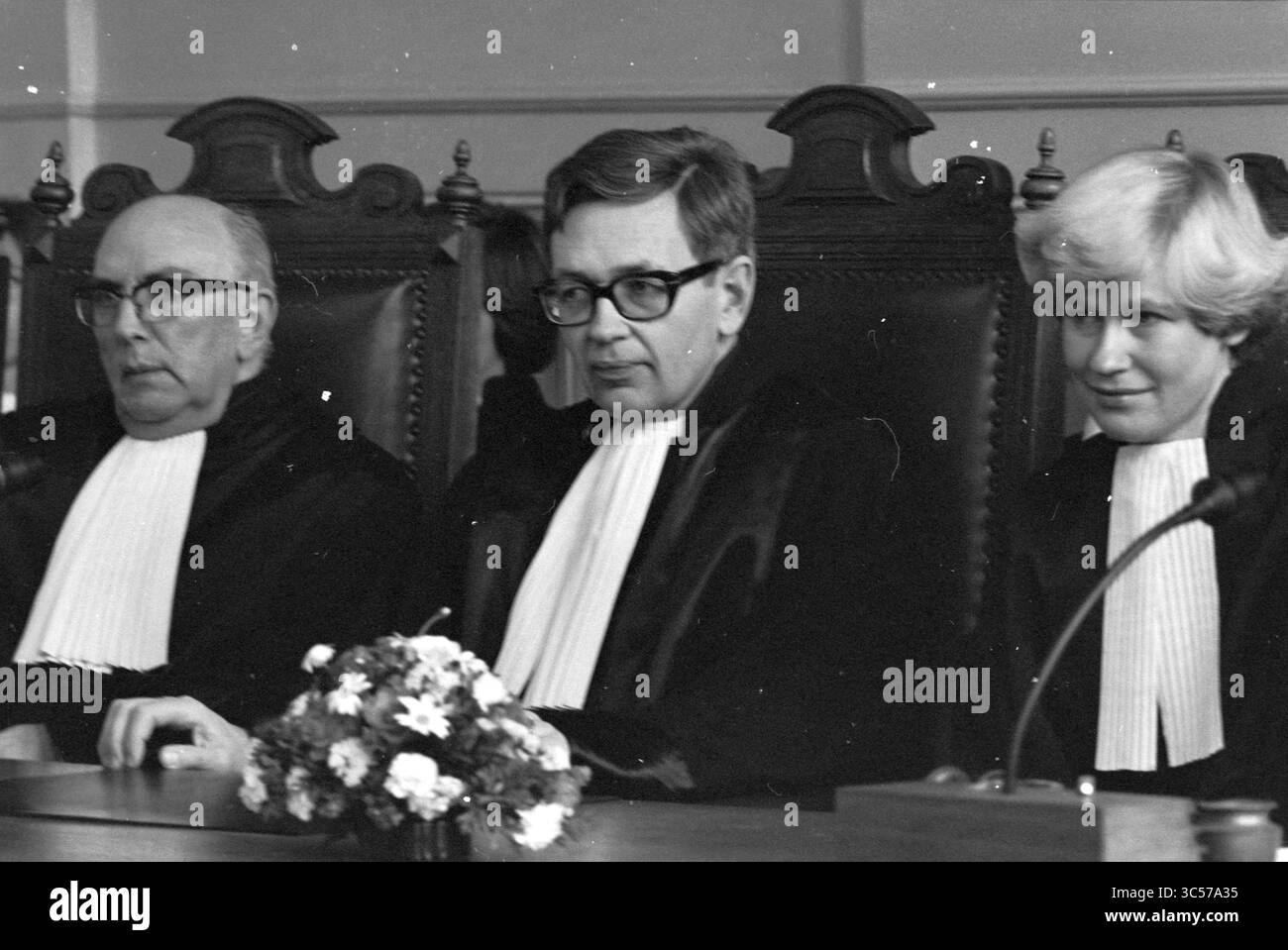1950 2000 three judges hi-res stock photography and images - Alamy