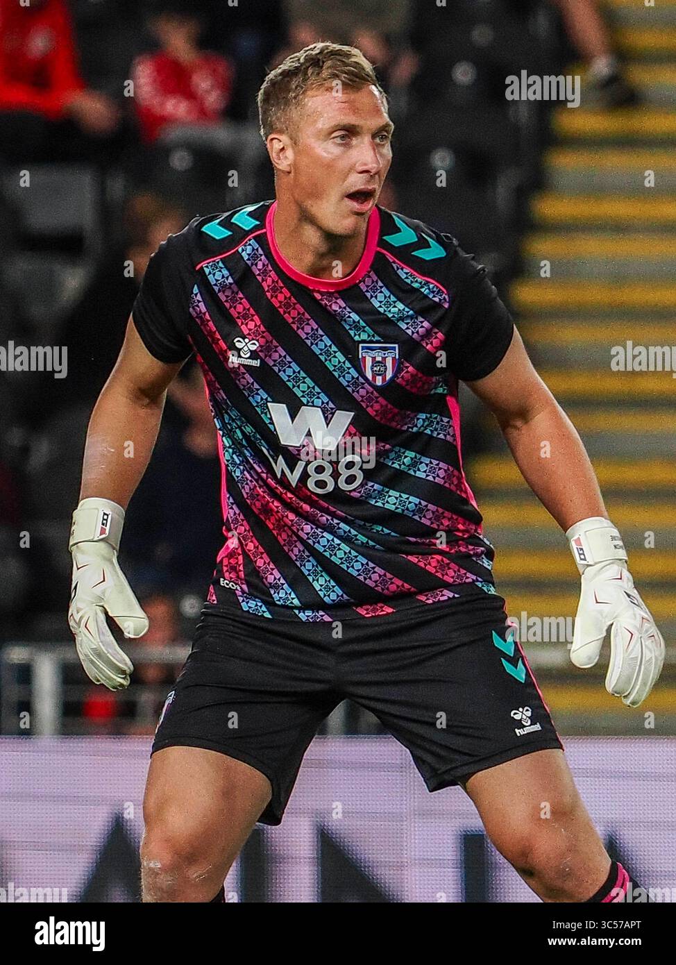 Hull, United Kingdom . 29 July, 2025. Pictured left to right, Simon ...