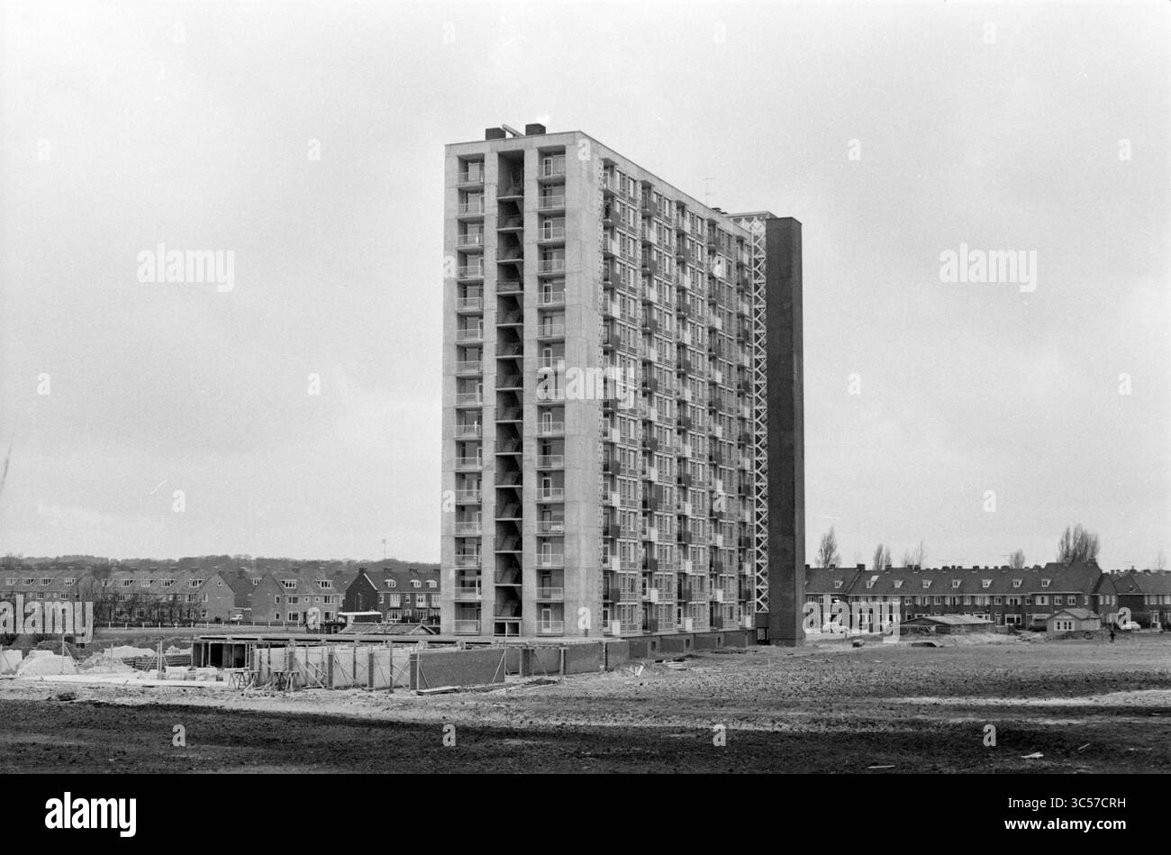 Tall building prominently features Black and White Stock Photos ...