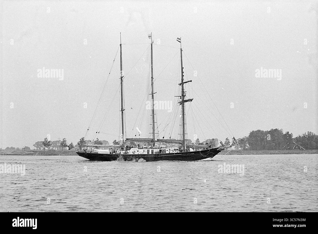 17 07 2000 Black and White Stock Photos & Images - Alamy