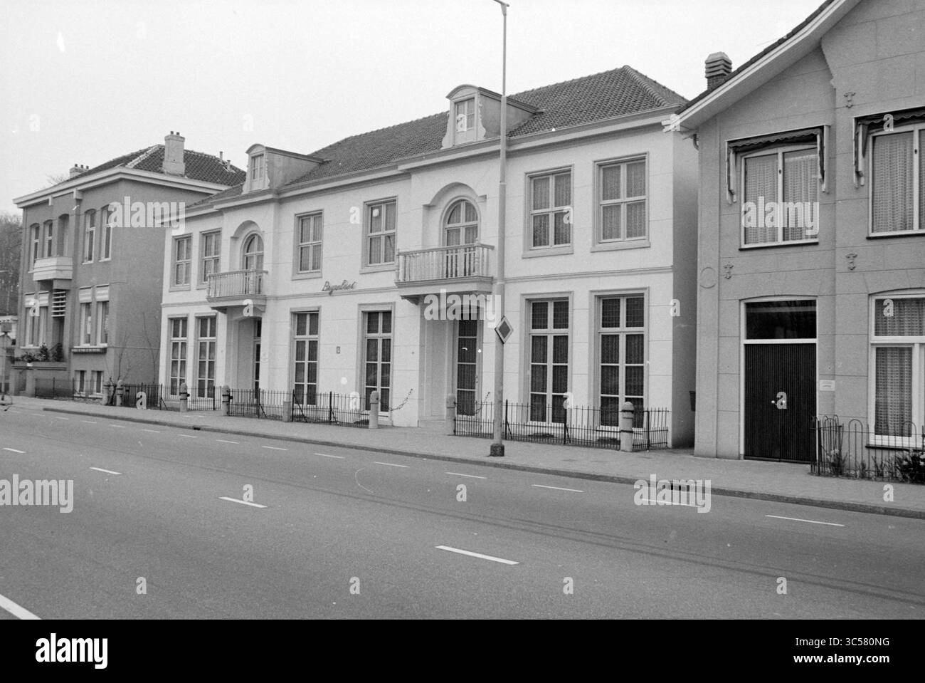 Streetside buildings featuring hi-res stock photography and images - Alamy