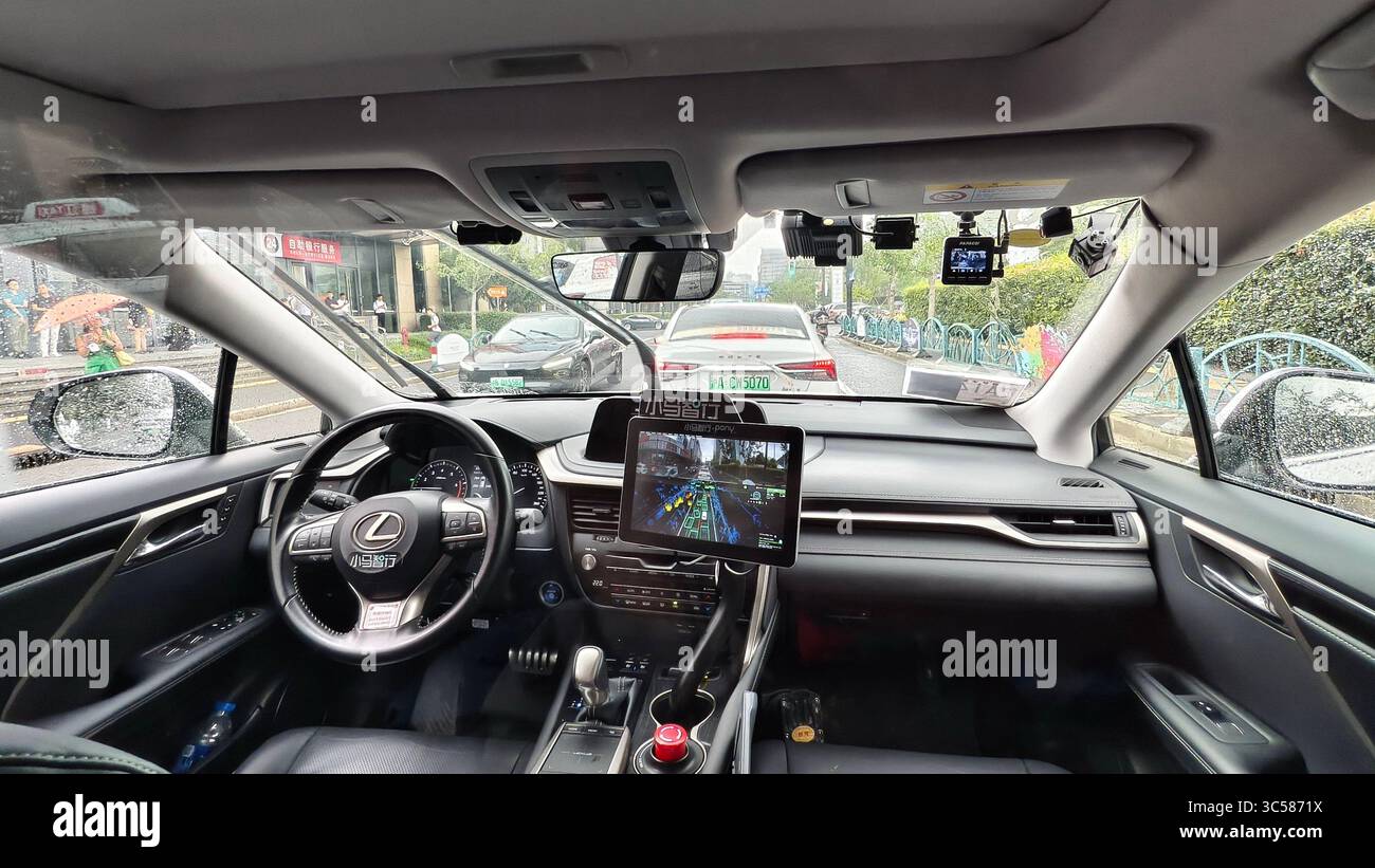 SHANGHAI, CHINA - JULY 28, 2025 - Citizens experienced the L4-level AI ...