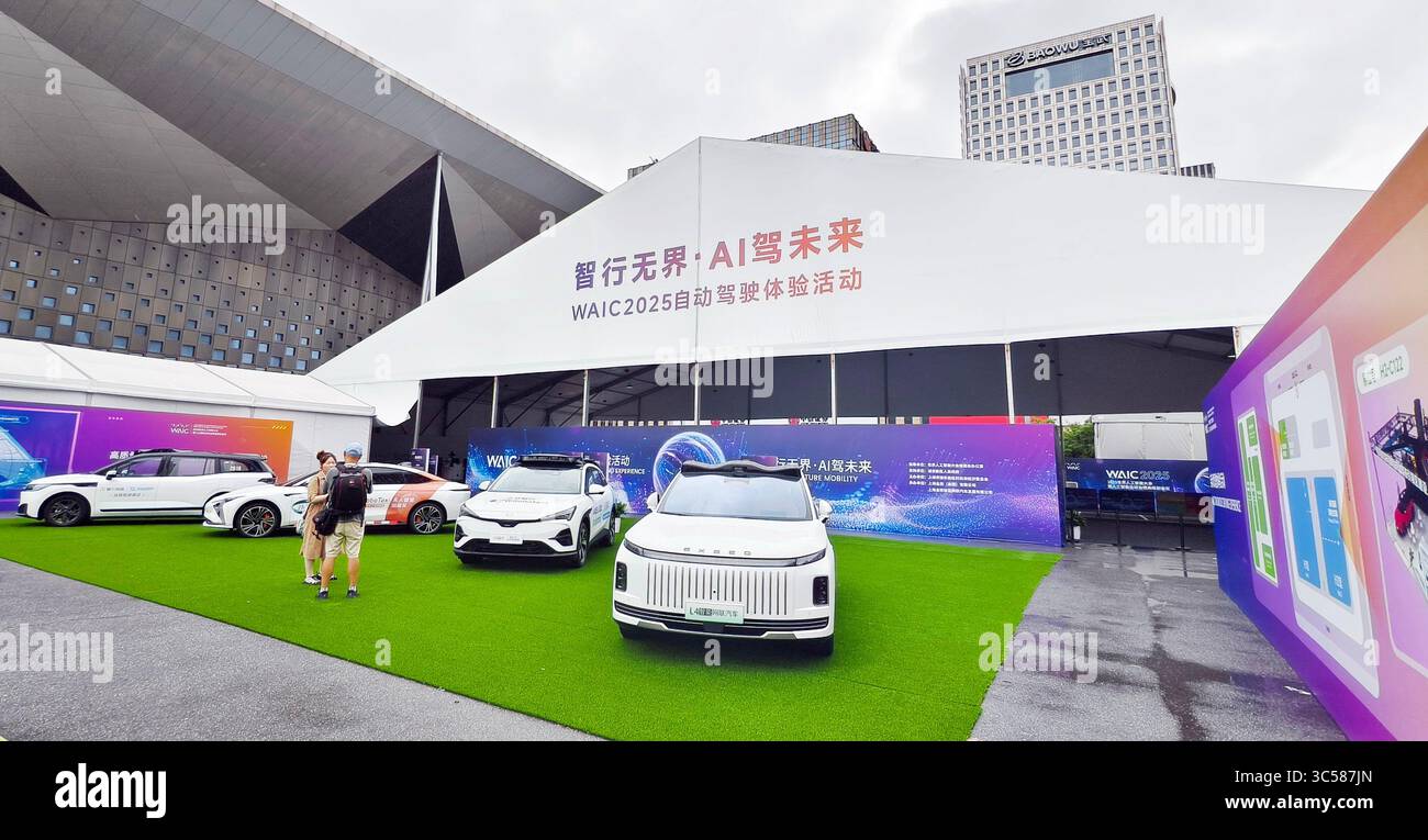 SHANGHAI, CHINA - JULY 28, 2025 - Citizens experienced the L4-level AI ...