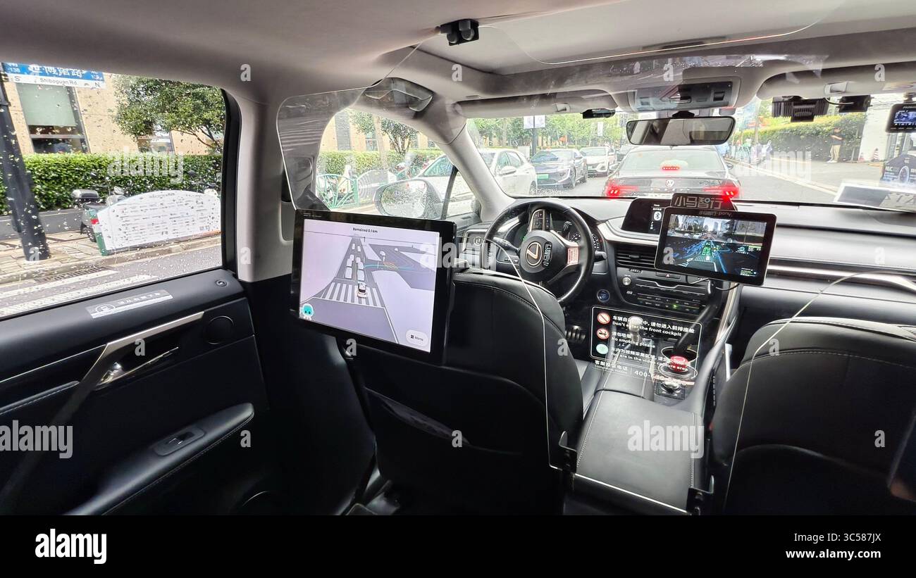 SHANGHAI, CHINA - JULY 28, 2025 - Citizens experienced the L4-level AI ...