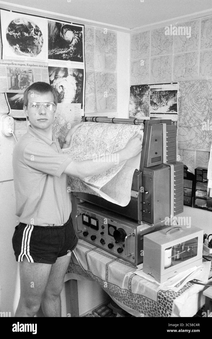 Large map printing machine hi-res stock photography and images - Alamy