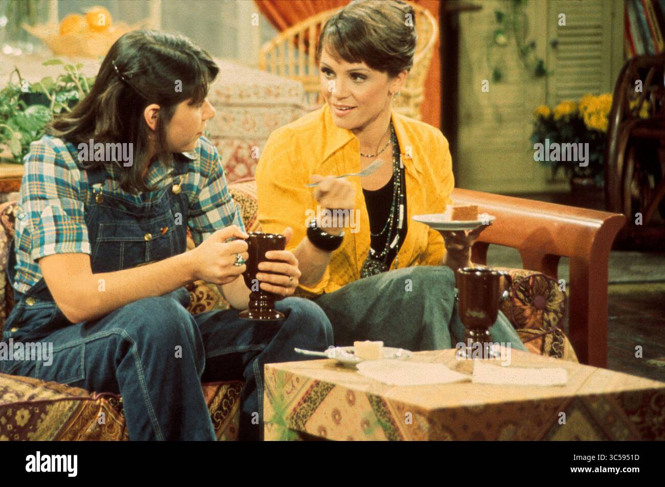 Valerie harper mary tyler moore show hi-res stock photography and ...